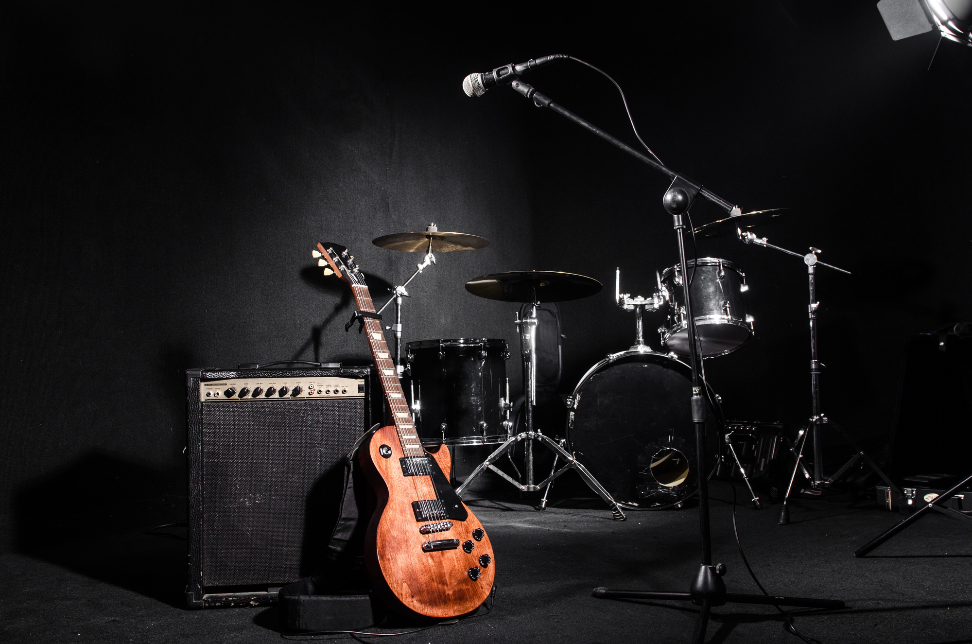 Famous Musicians Who Play More Than One Instrument