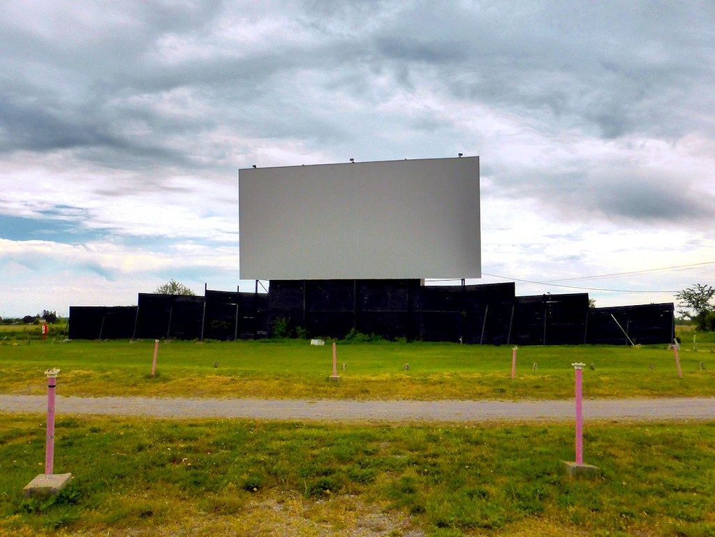 15 Iconic Drive-In Theaters Still in Business