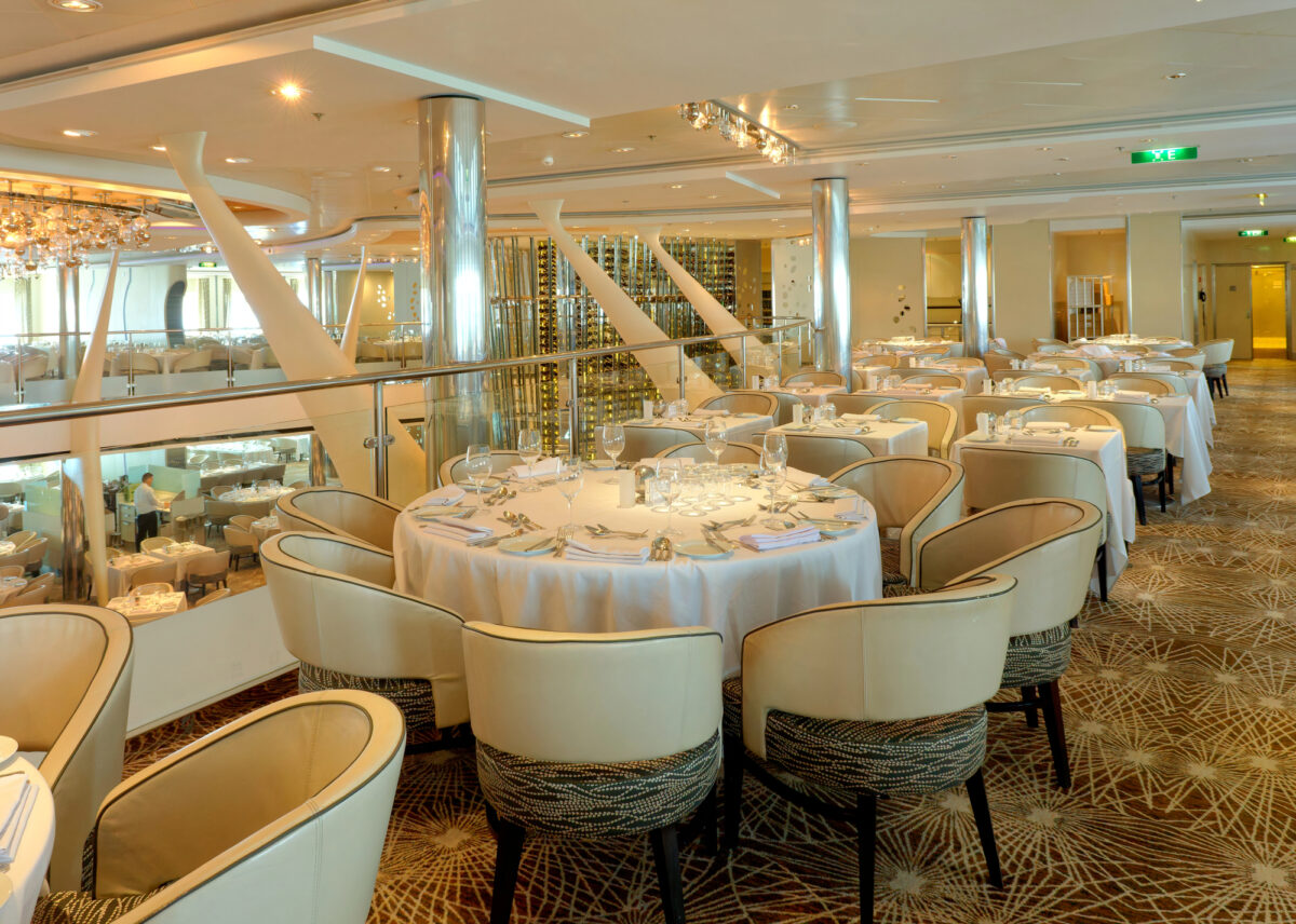 Luxury Amenities On the Most Opulent Ocean Liners in History